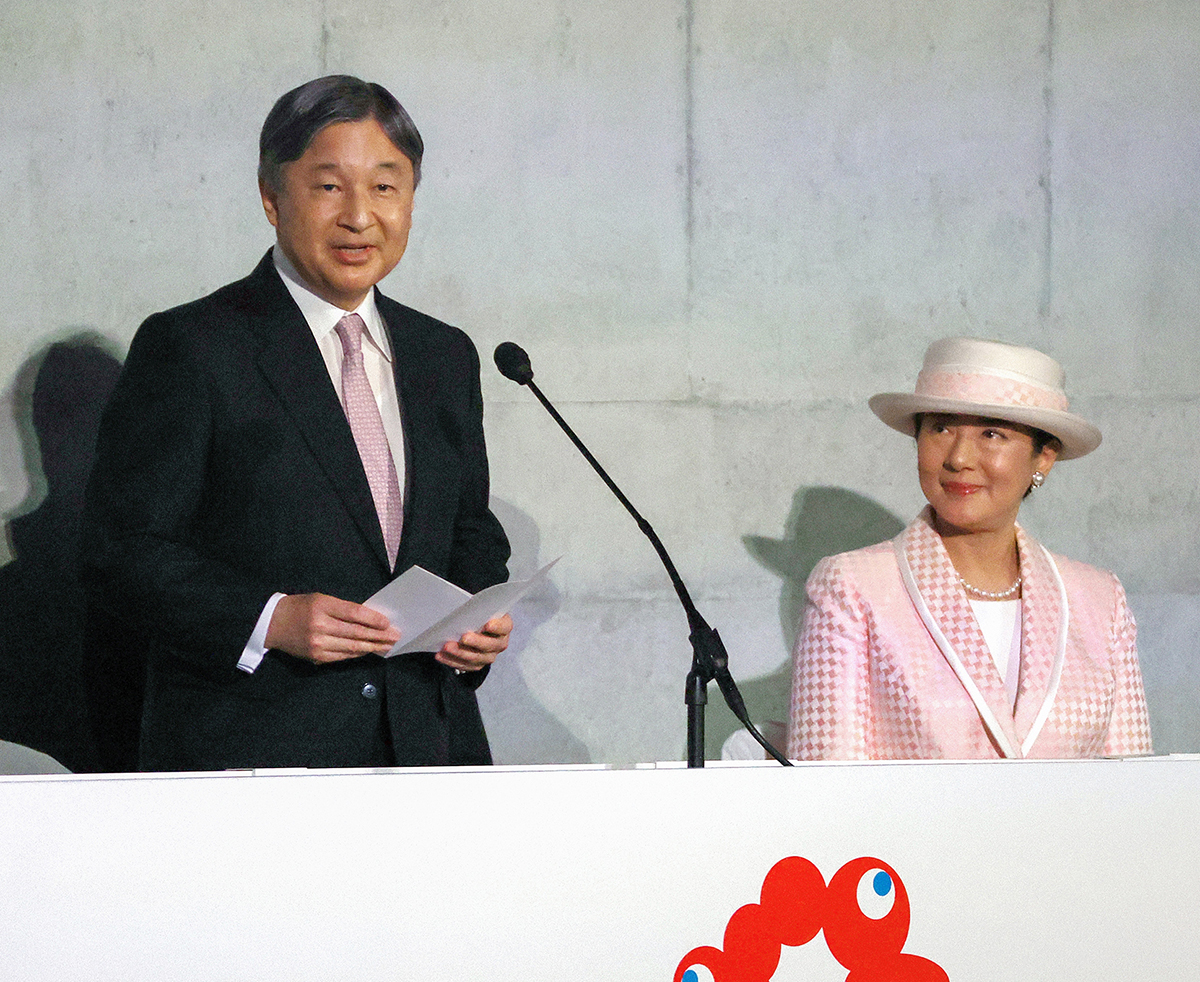 Emperor celebrates 66th birthday and looks to future | The Japan Times